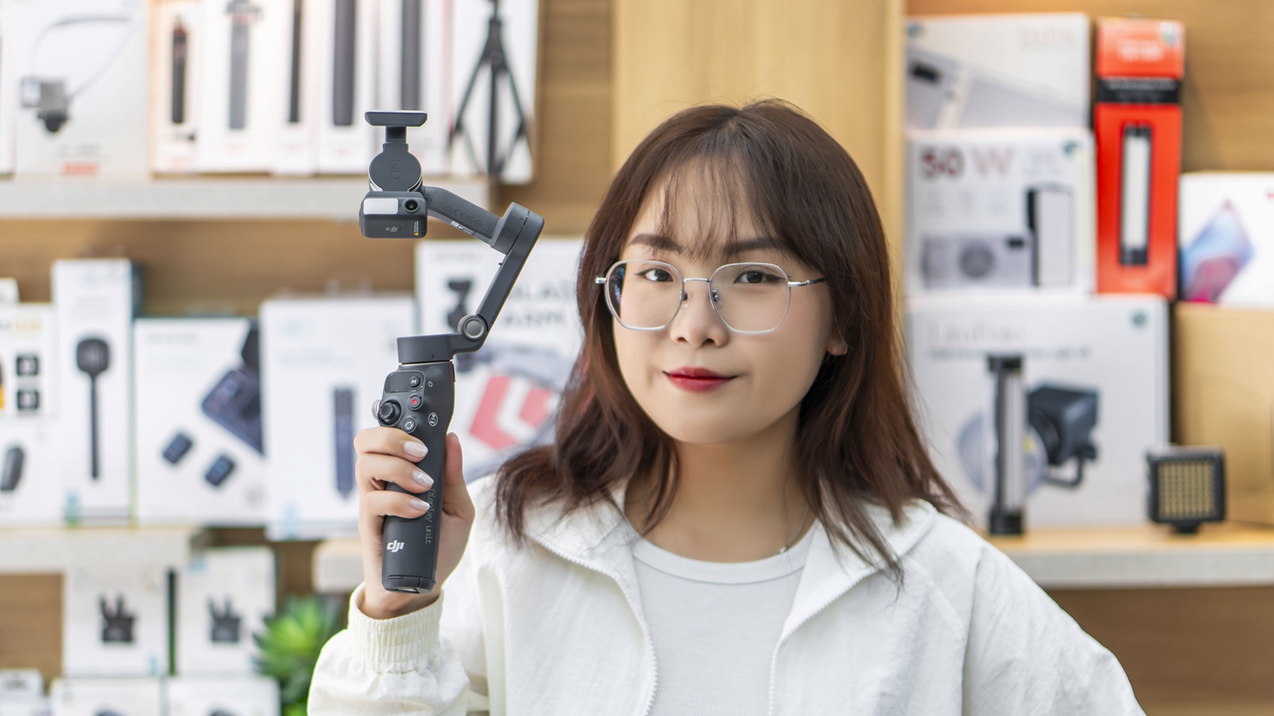 DJI RA MẮT GIMBAL OSMO MOBILE 8 VỚI TÍNH NĂNG TRACKING THÔNG MINH - HT ...